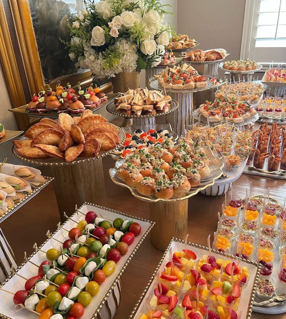 Buffet para Finger Food Corporativo: Elegância, Praticidade e Alto ...
