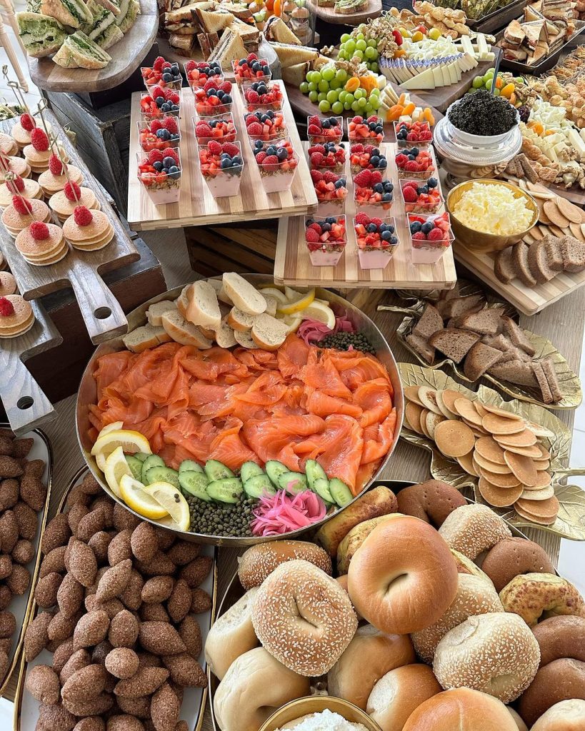 Buffet para Finger Food Corporativo: Elegância, Praticidade e Alto ...